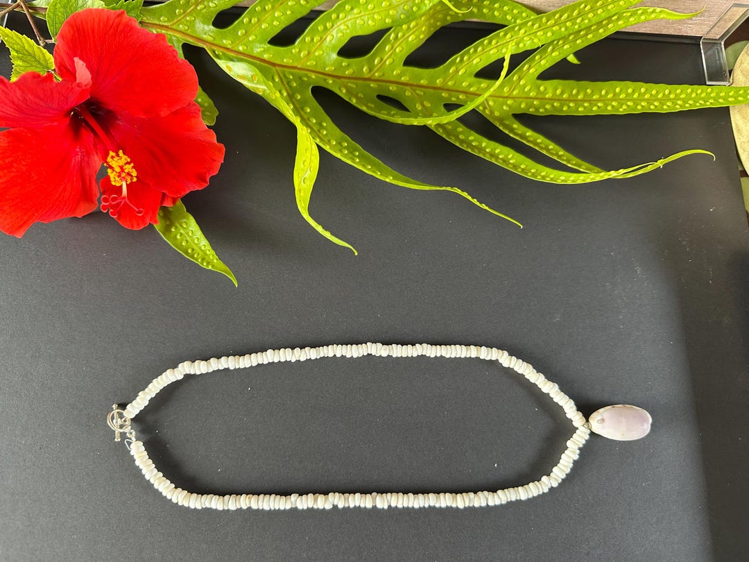 Hawaiian Puka Shell Necklace With Cowrie Shell - Etsy