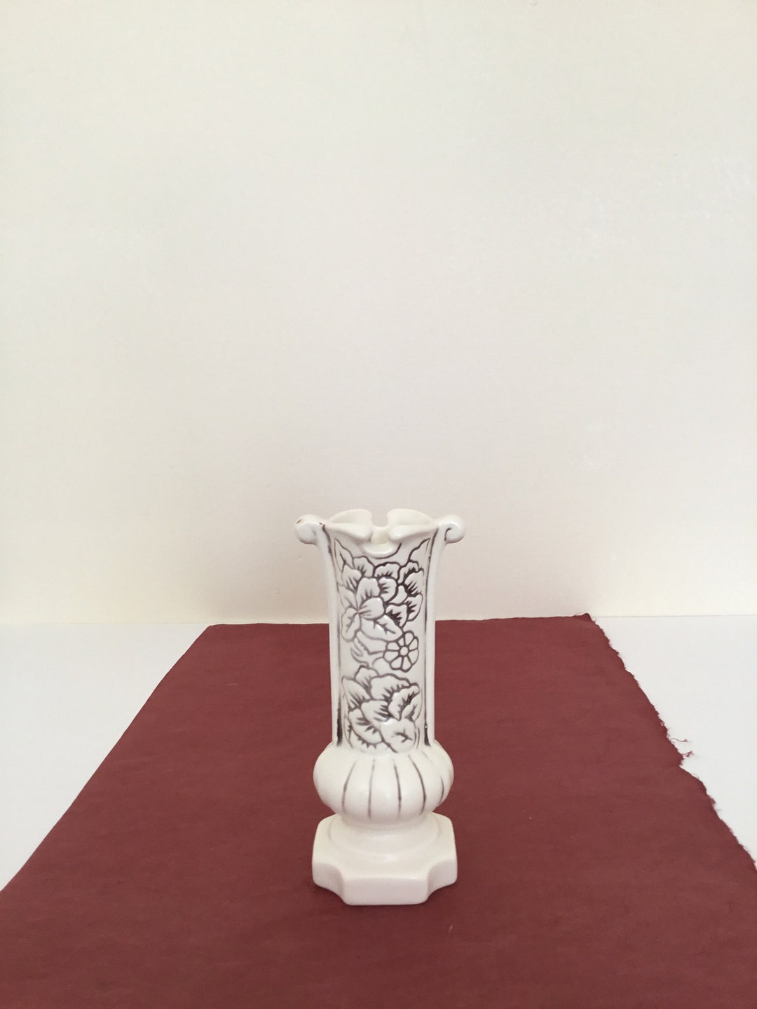 Vintage Red Wing Vase Embossed Floral Design With Handles 1190 in Ivory ...