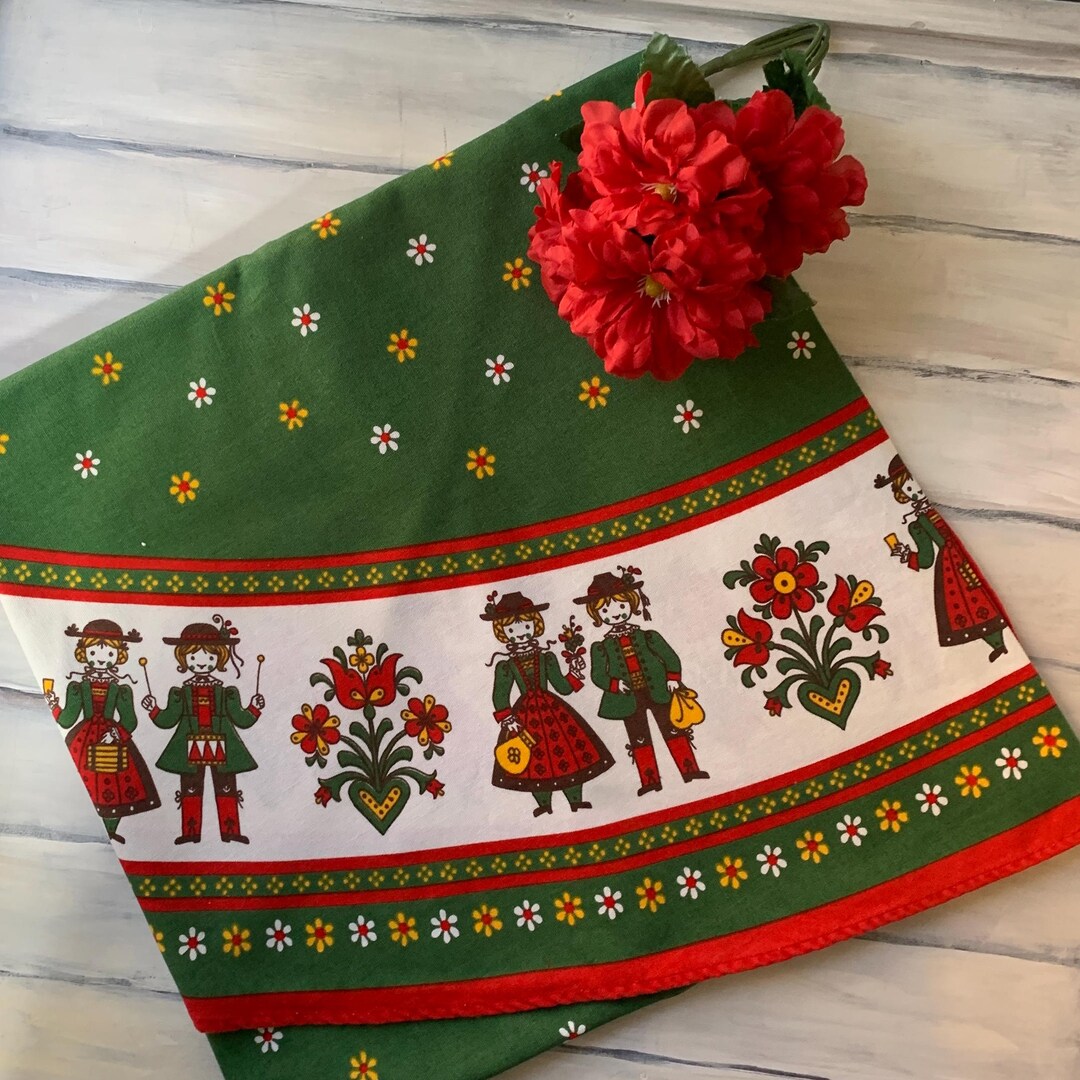 Vintage 60 Round 'kolf' Tablecloth, German Austrian Couple With Daisies ...
