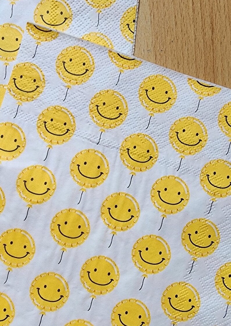2 - 6 1/2" X 6 1/2", Smile Balloon, Decoupage Napkins, Paper Napkins ...