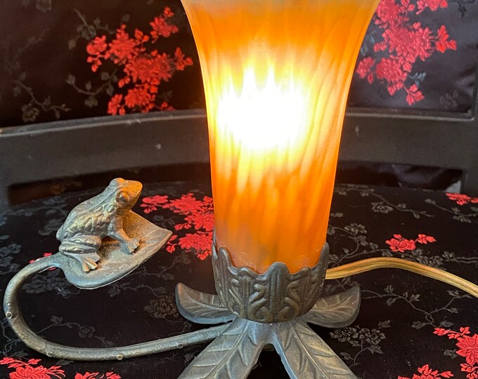 Vintage Brass Lily Flower Shaped Tiffany Lamp With Frog. - Etsy