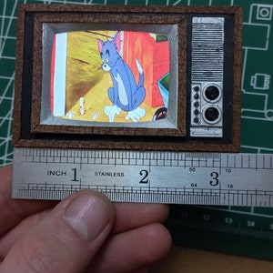 Miniature Working Retro TV, 1/12 Scale for Dollhouse and Roombox ...