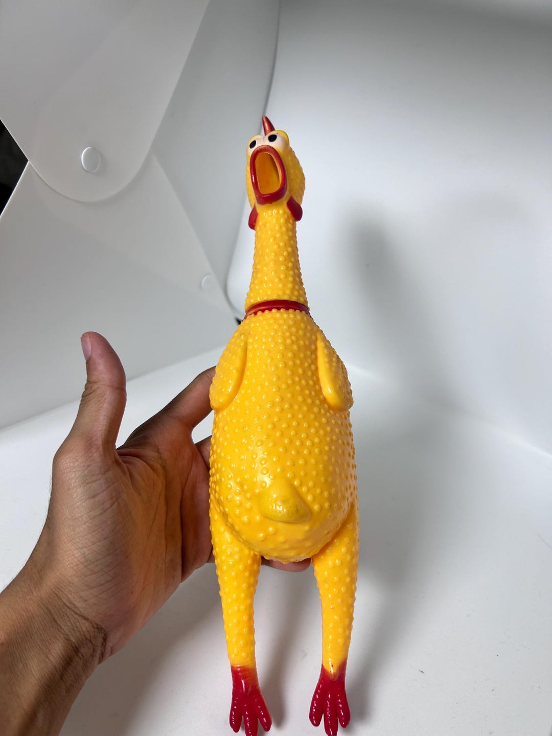 SCREECHING RUBBER Chicken SQUEAK Sound Squeeze Screaming Dog Child Toy ...