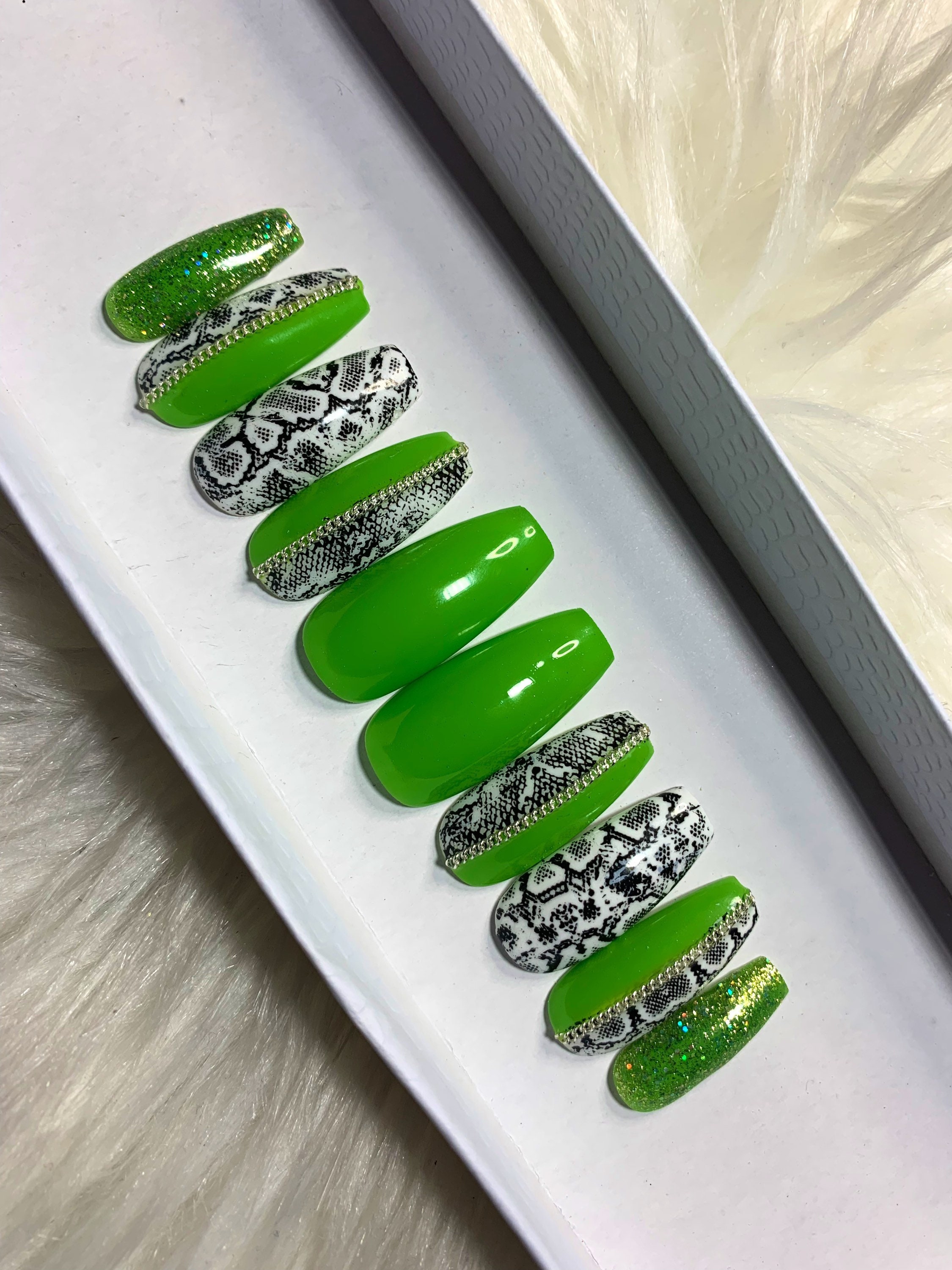 Snake Skin Green Gel Press on Nails - Etsy