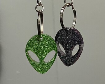 UFO KEYCHAIN // Kawaii Ufo Cute Alien Ufo Keychain Cryptid - Etsy