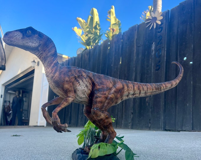 Predator Statue Display, Full Size - Etsy Canada