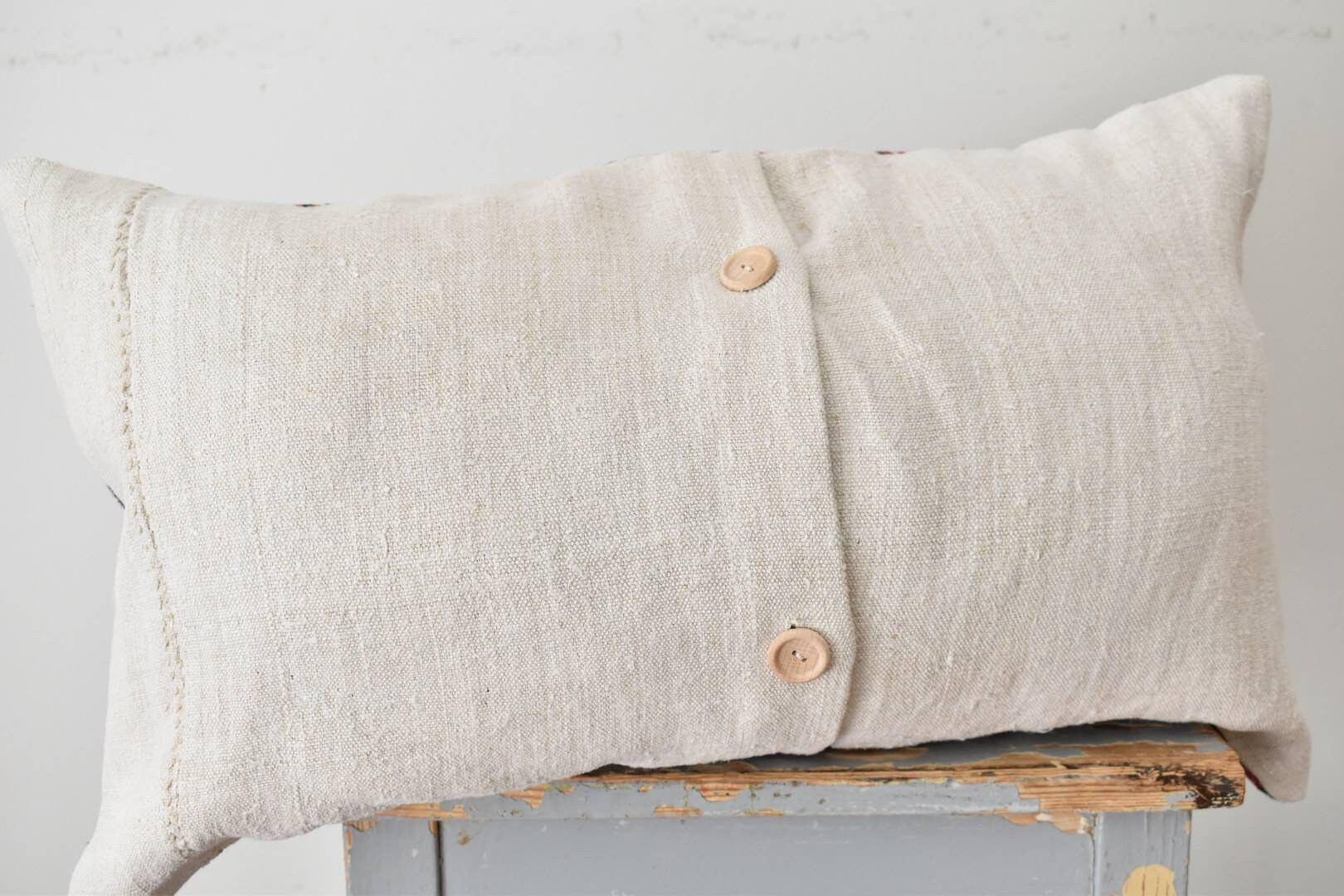 Button Pillow | atelier-yuwa.ciao.jp