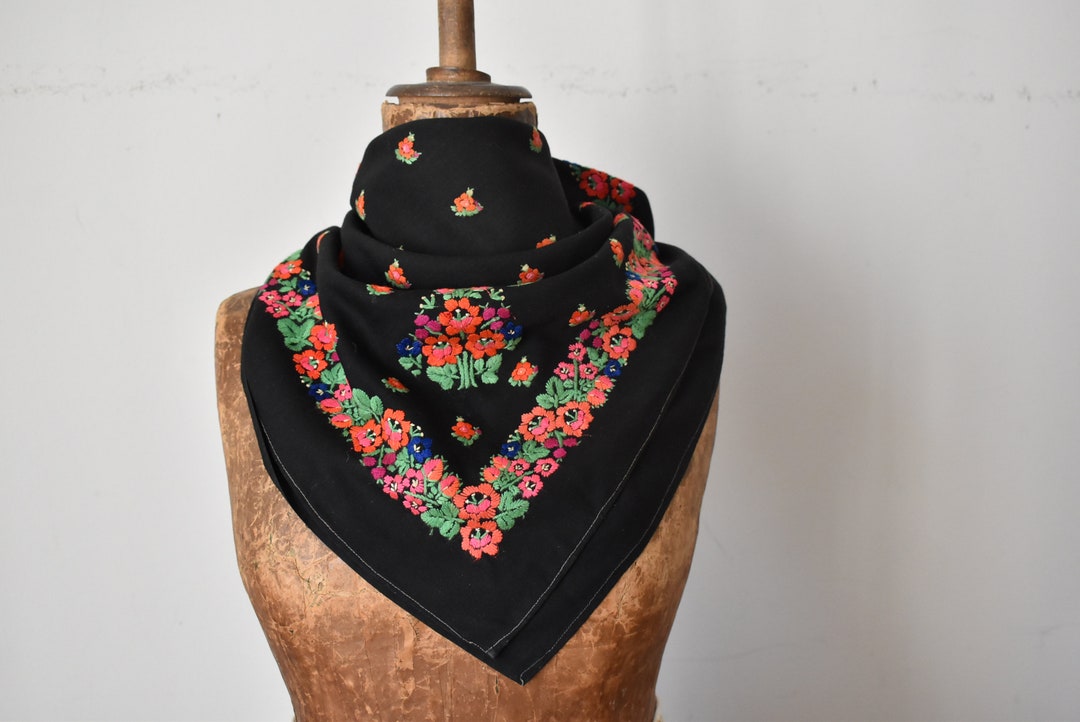 Vintage Hungarian Embroidered Scarf/shawl - Etsy