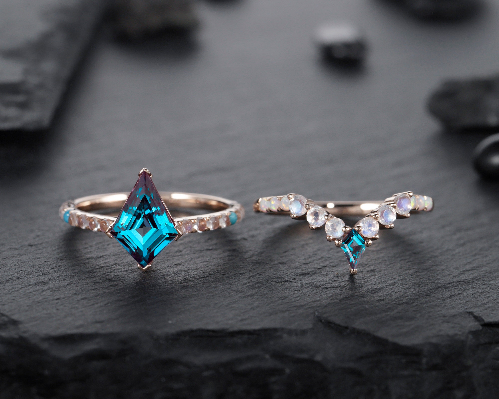 Vintage Kite Cut Alexandrite and Moonstone Bridal Set, Unique V Shape ...