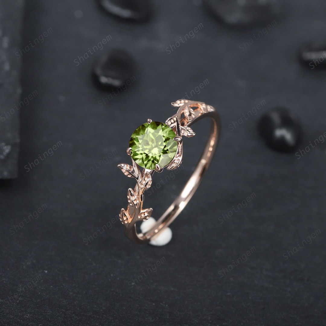 Vintage Round Cut Peridot Solitaire Engagement Ring, Leaf Peridot ...