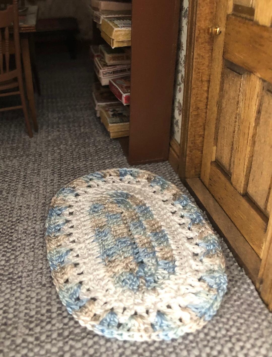 Small Oval Rug for Your 1:12 Scale Dollhouse - Etsy