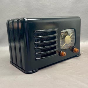 LR015 1941 Zenith "toaster" Radio Model 6D525 Mid Century Radio. FREE ...