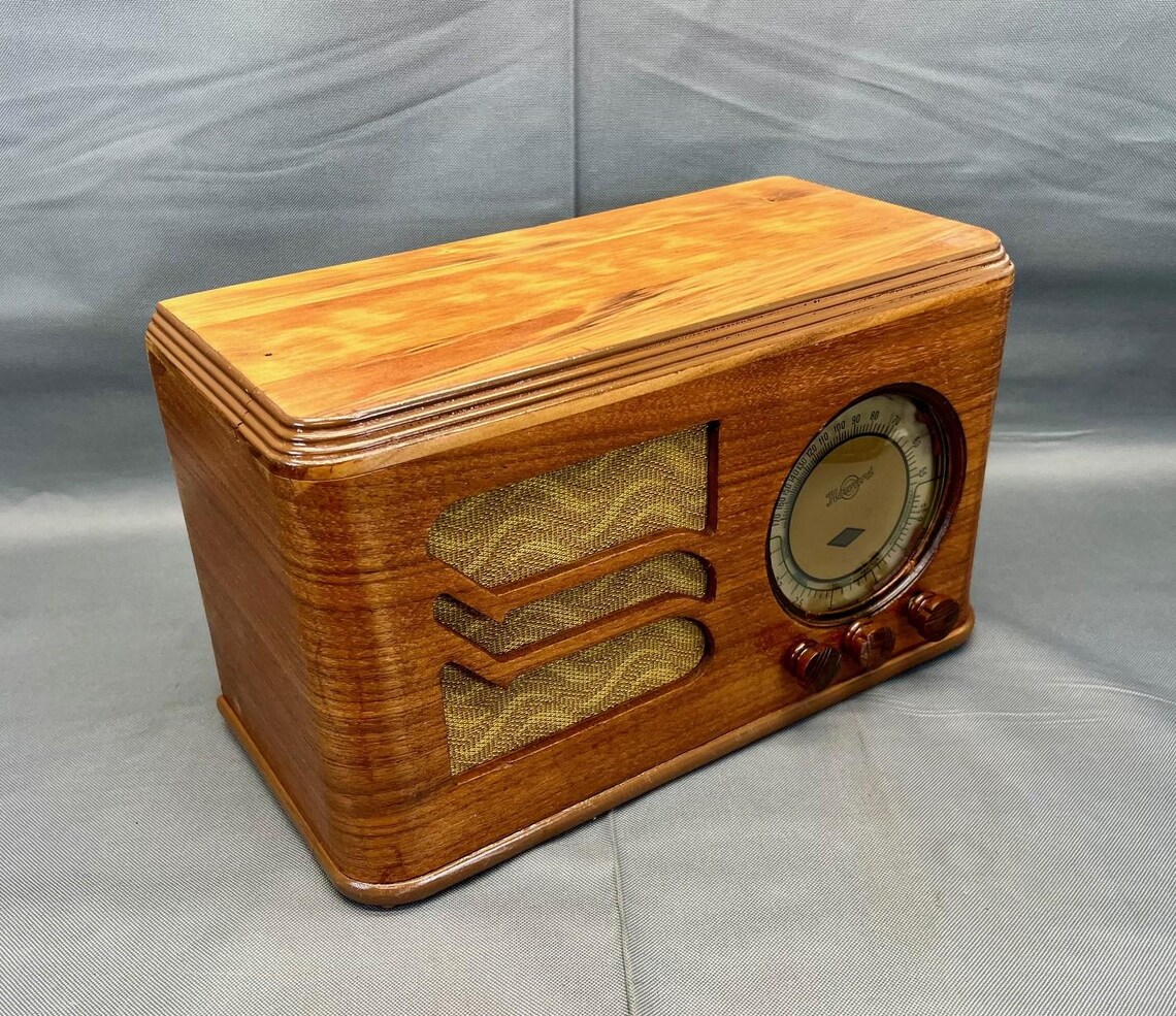 LR006 1937 Howard Radio Model 266. Mid Century Radio. FREE Shipping ...