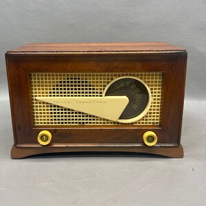 LR008 1949 Philco Radio Model 49-506. Restored Mid Century Radio. FREE ...