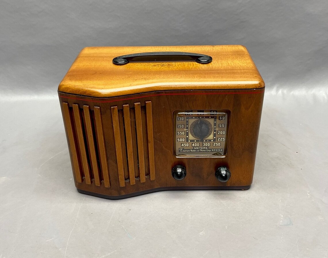 1940 Emerson Radio Model CR-261. Mid Century Radio. FREE - Etsy
