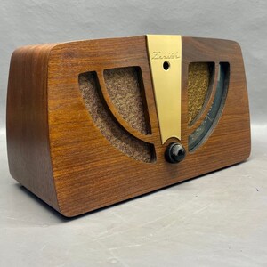 Beautiful 1946 Fada Catalin Radio Model 652. Restored and Working FREE ...