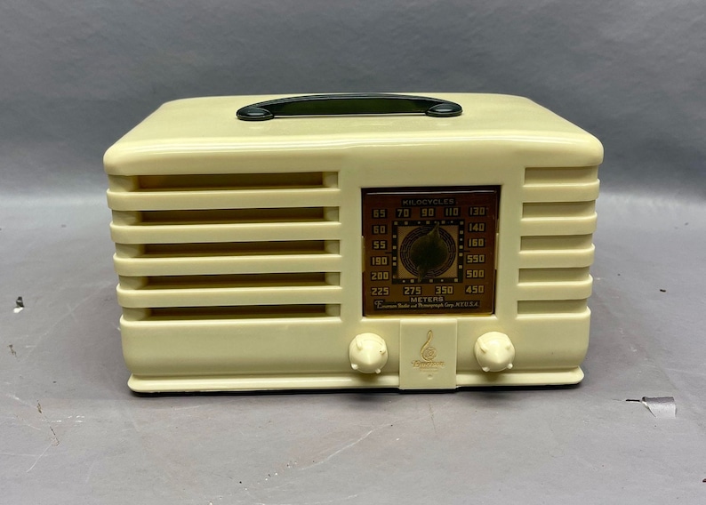 LR028 1940 Emerson Radio Model EP-381. Restored and Working! FREE ...