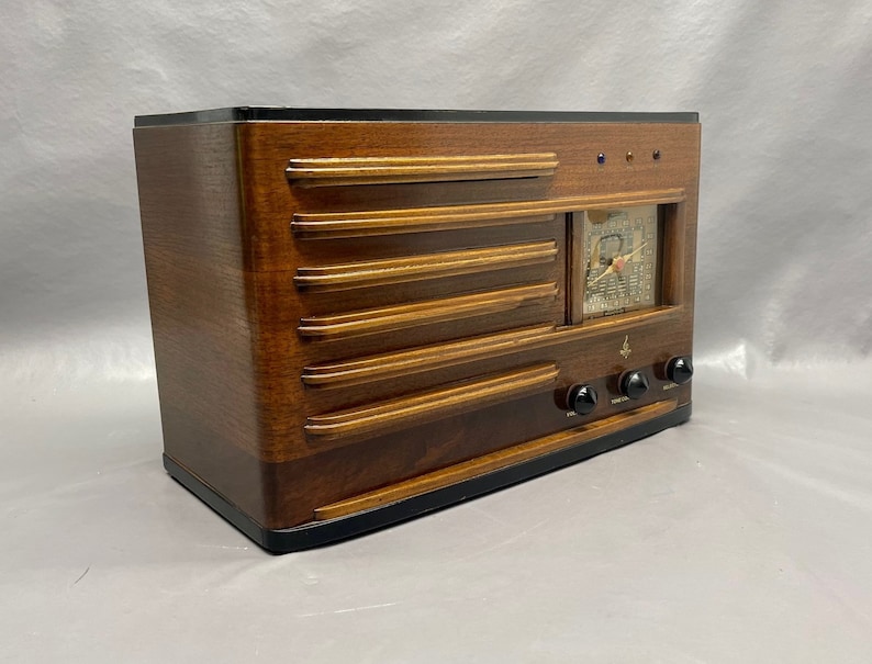 1940 Emerson Radio Model DA-287. Ingraham Cabinet Restored and Working ...
