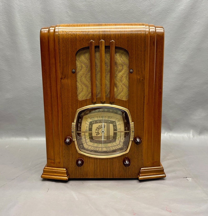 Beautifully Restored 1937 Detrola Radio Model 148. Restored and Working ...