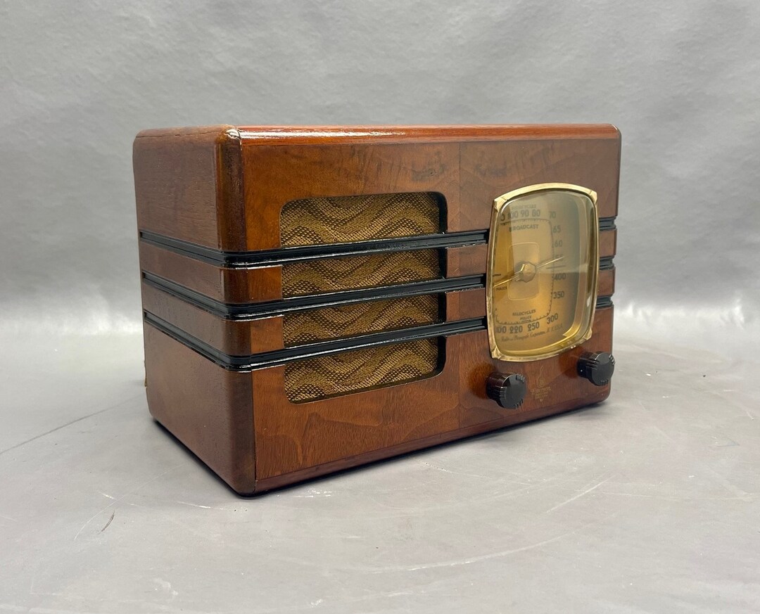 1937 Emerson Radio Model A-130. Mid Century Radio. FREE Shipping ...