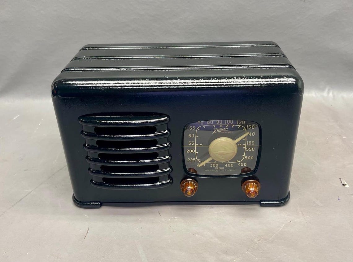 LR015 1941 Zenith "toaster" Radio Model 6D525 Mid Century Radio. FREE ...