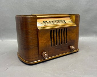 1940 Emerson Radio Model CR-261. Mid Century Radio. FREE Shipping ...