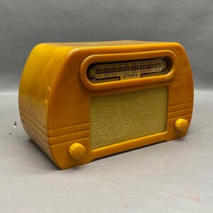 Beautiful 1946 Fada Catalin Radio Model 652. Restored and Working! FREE ...