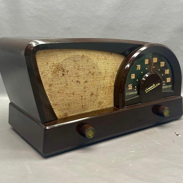 Beautiful 1946 Fada Catalin Radio Model 652. Restored and Working FREE ...