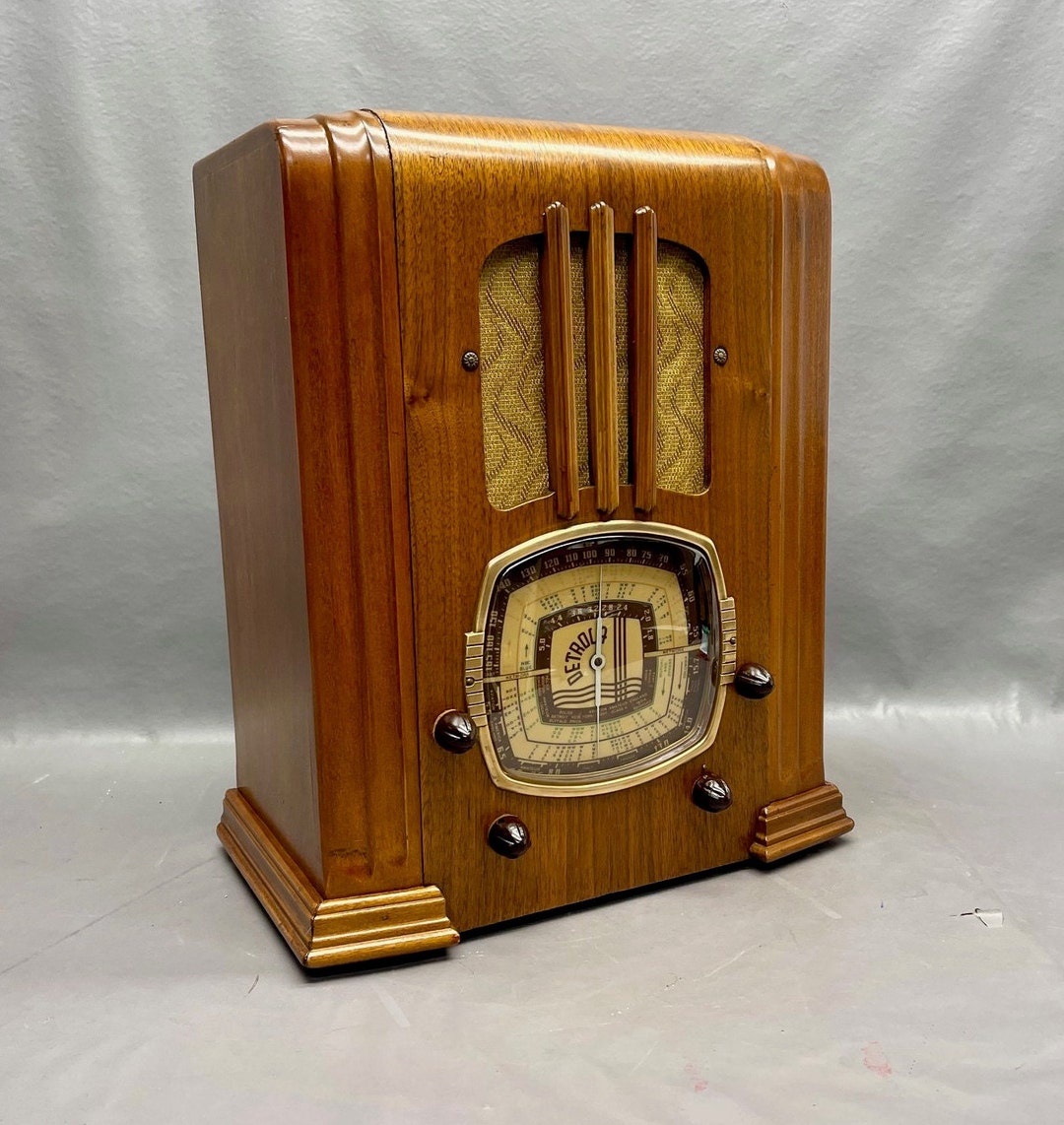 Beautifully Restored 1937 Detrola Radio Model 148. Restored and Working ...