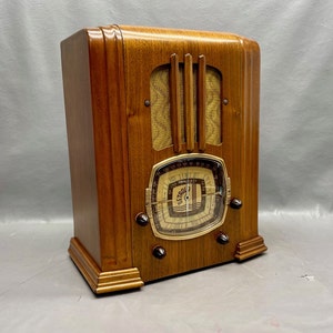 Beautifully Restored 1937 Detrola Radio Model 148. Restored and Working ...