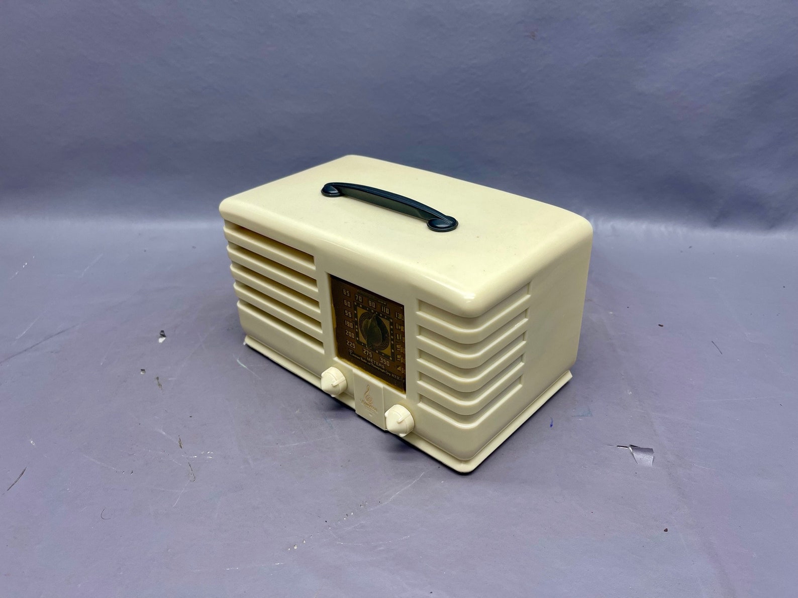 LR028 1940 Emerson Radio Model EP-381. Restored and Working! FREE ...