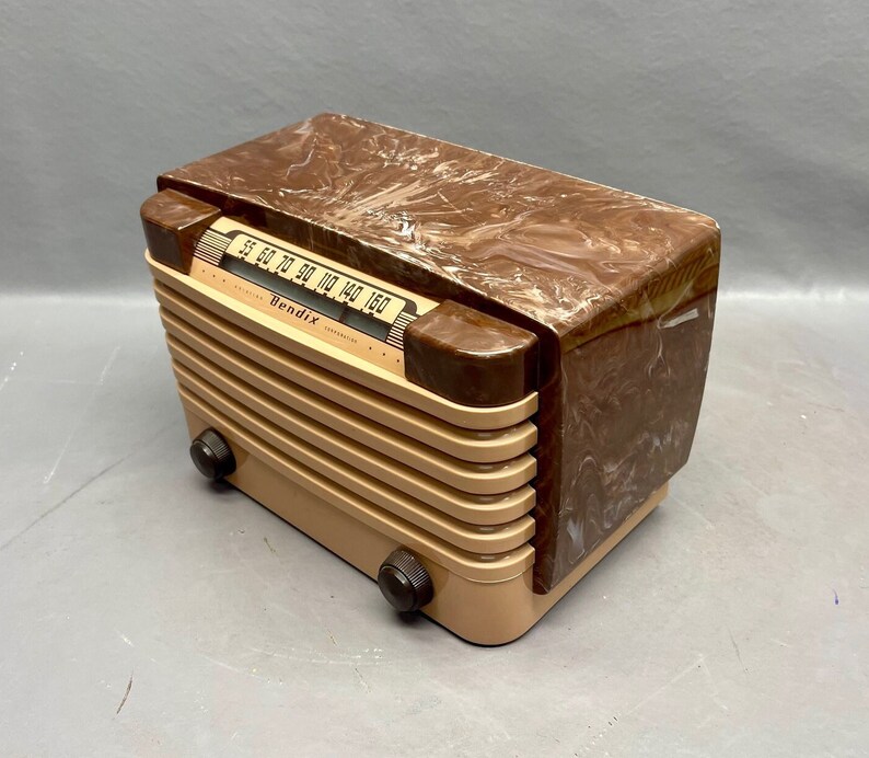 1948 Bendix Polystyrene Radio Model 114. Beautiful Restored & Working ...