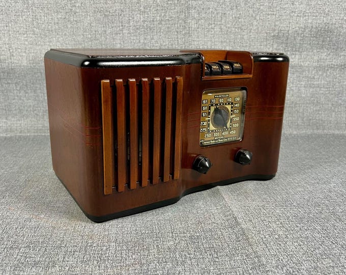 VRS0505 1940 Emerson Radio Model 282. Ingraham Cabinet. Mid Century ...