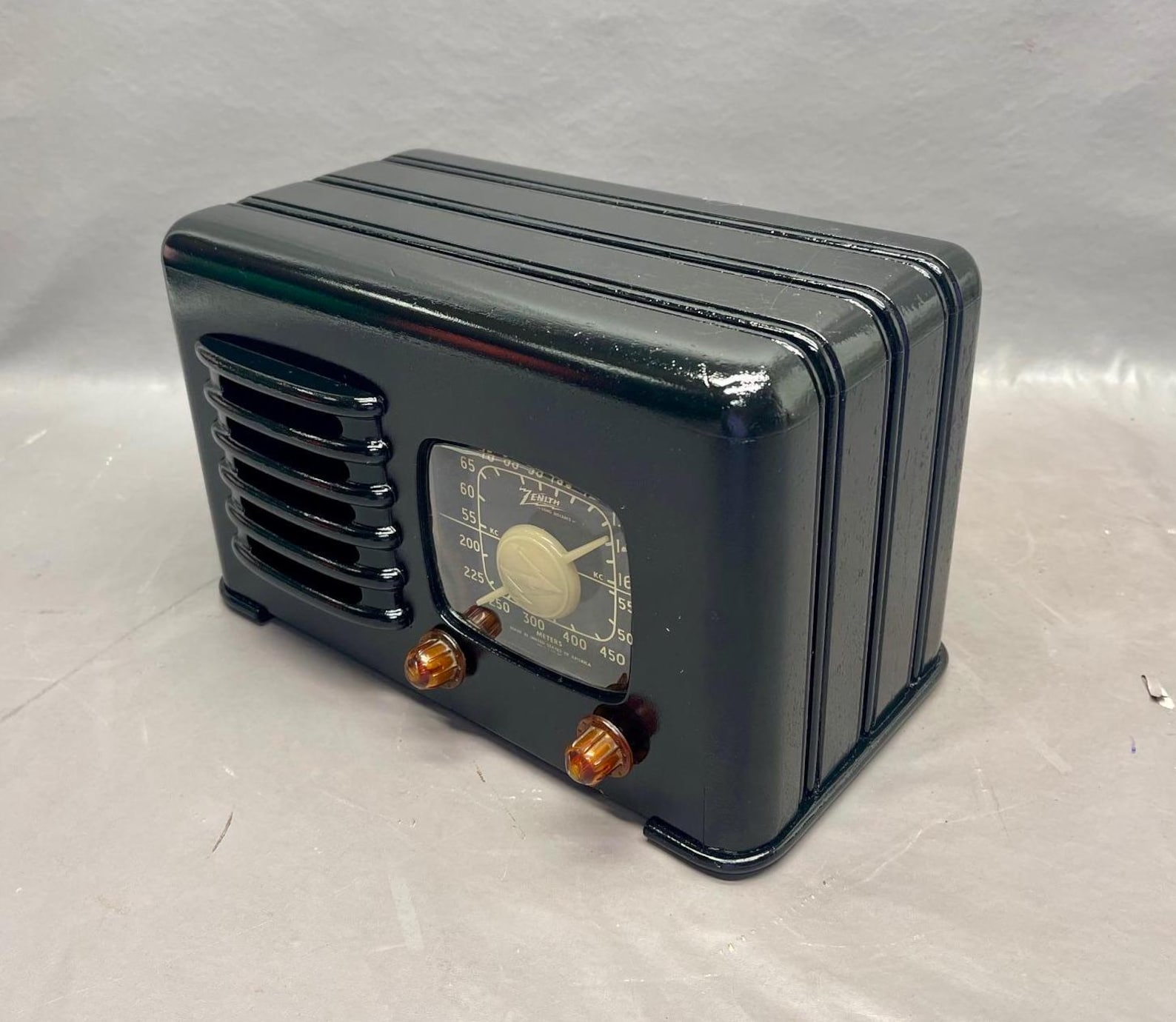 LR015 1941 Zenith "toaster" Radio Model 6D525 Mid Century Radio. FREE ...