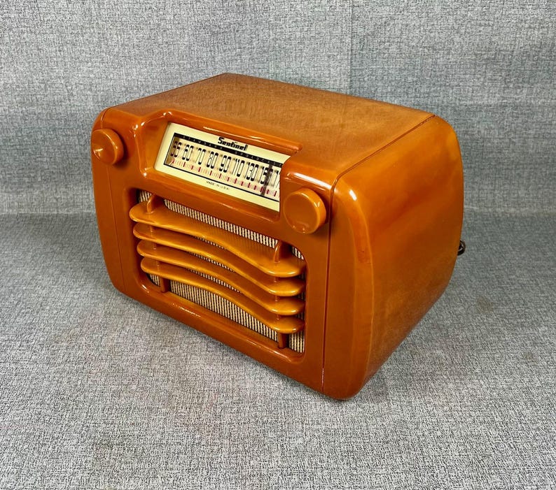 Rare 1946 Sentinel Catalin Radio Model 284. Restored and Working! FREE ...
