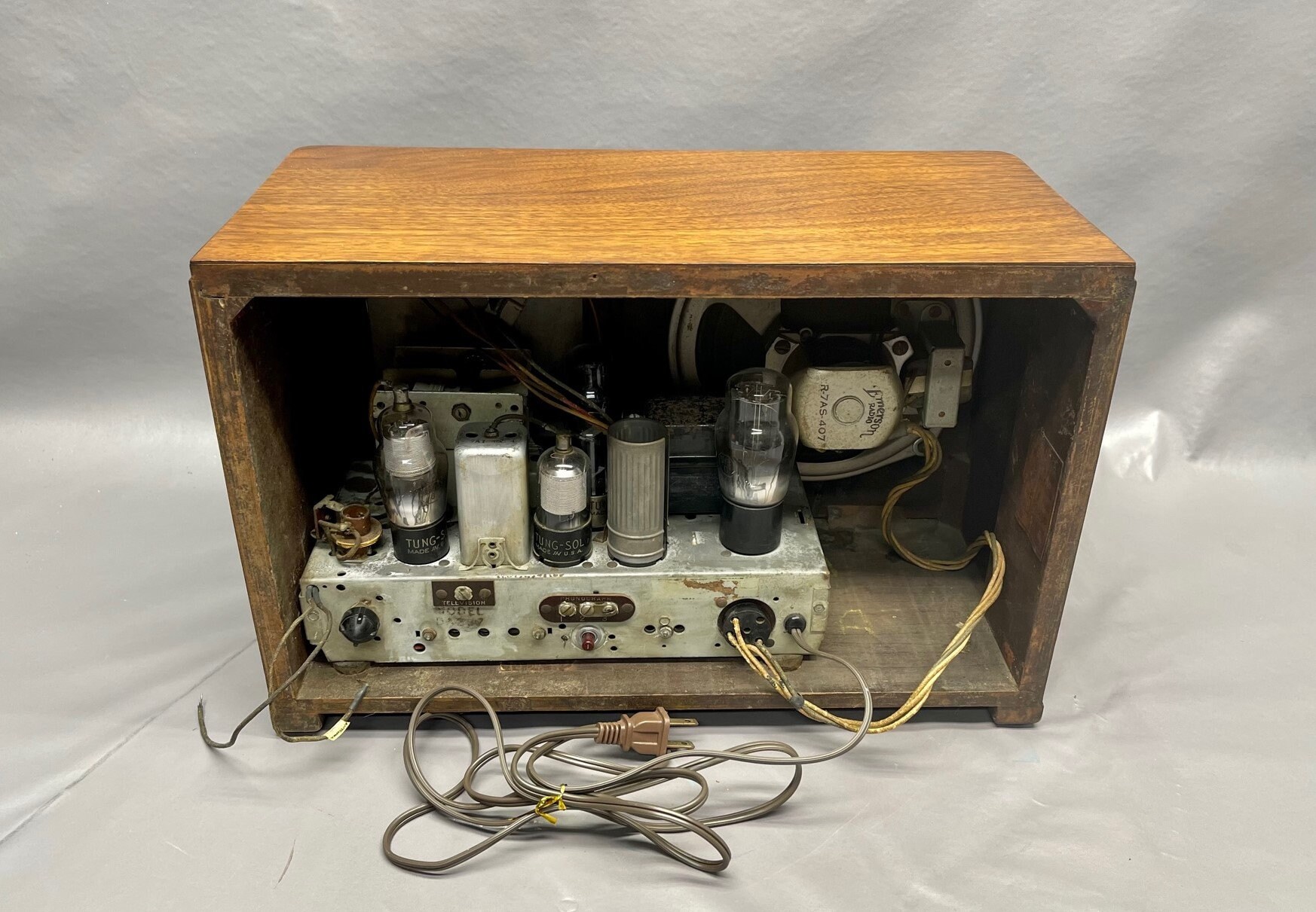 1940 Emerson Radio Model DA-287. Ingraham Cabinet Restored - Etsy