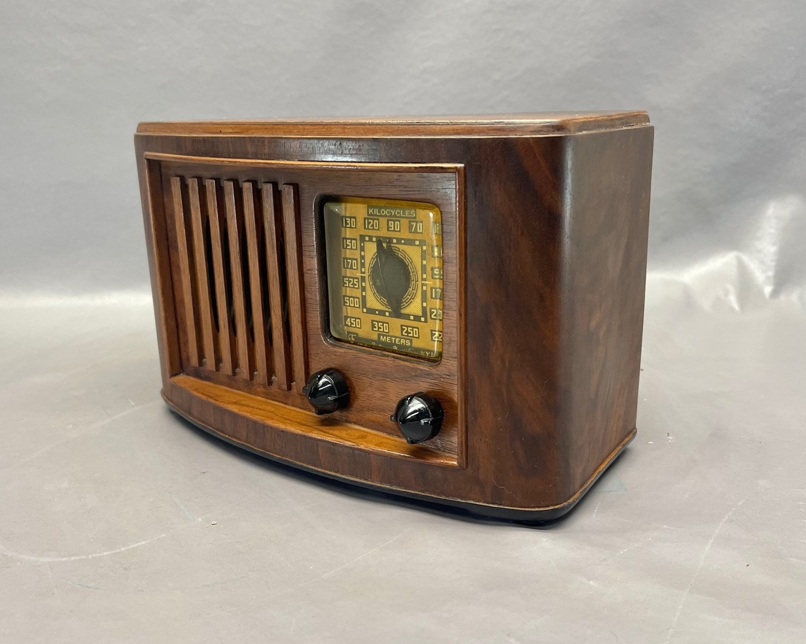 Rare 1940 Emerson Radio Model CR-262. Ingraham Cabinet. Mid - Etsy