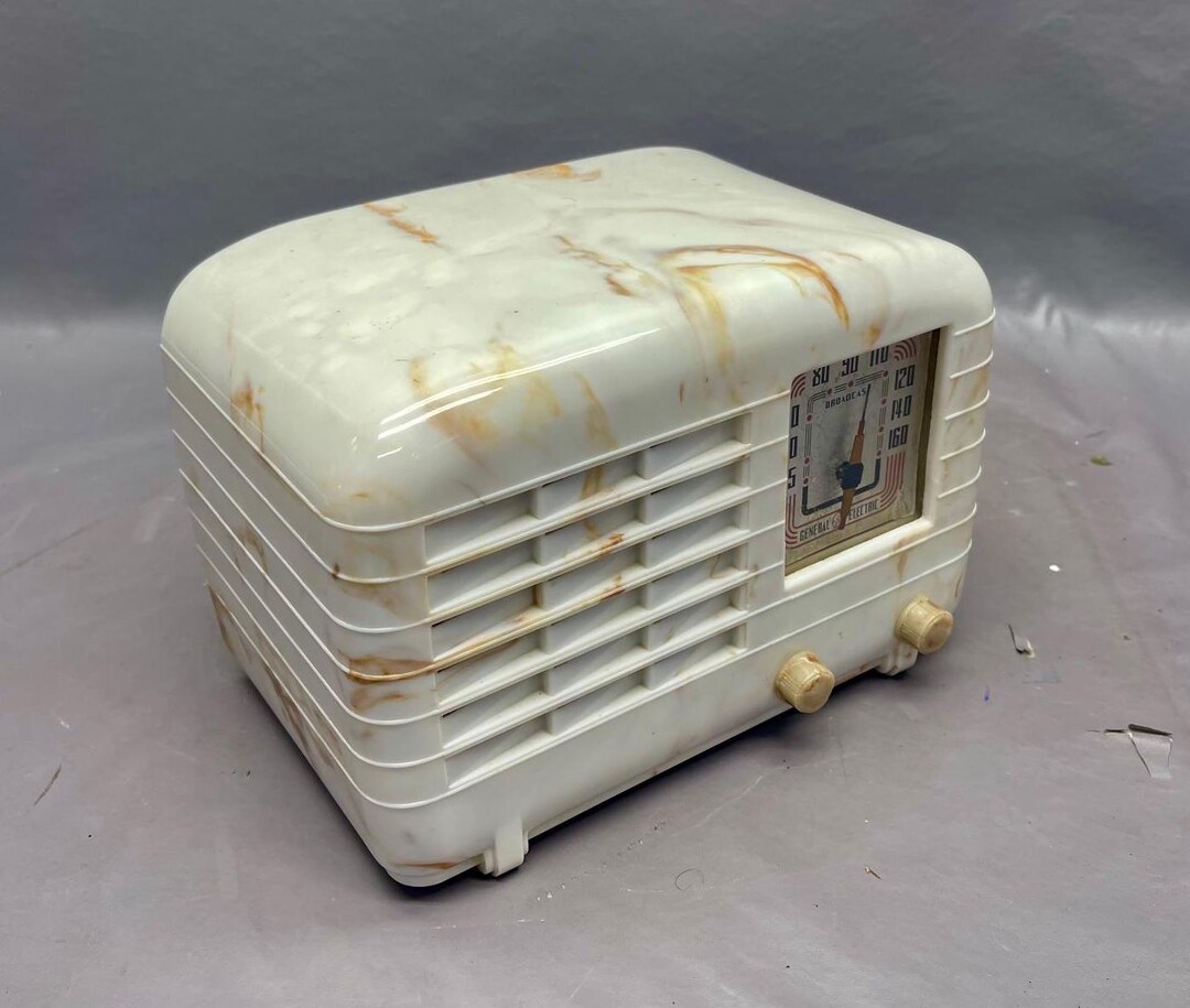 Iconic and Rare 1931 General Electric Beetle Plascon Radio Model KM51 ...