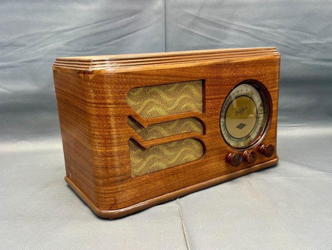 LR006 1937 Howard Radio Model 266. Mid Century Radio. FREE Shipping ...