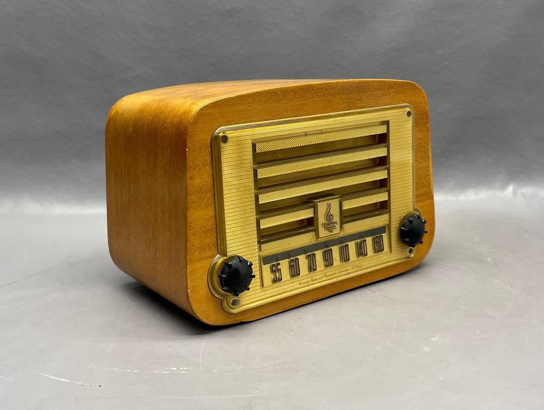 1946 Emerson Radio Model 578A. Mid Century Radio. FREE Shipping ...