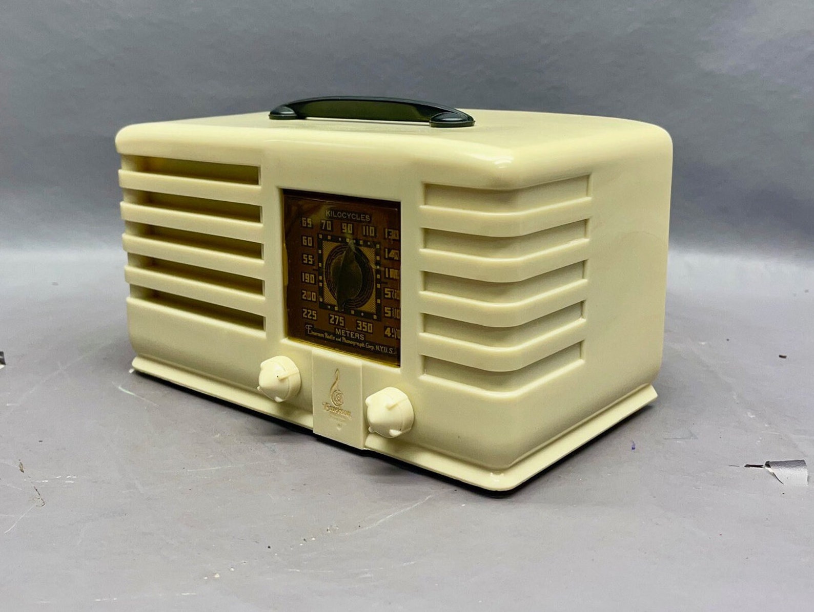 LR028 1940 Emerson Radio Model EP-381. Restored and Working! FREE ...