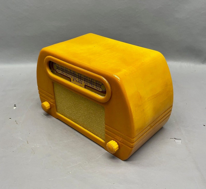 Beautiful 1946 Fada Catalin Radio Model 652. Restored and Working FREE ...
