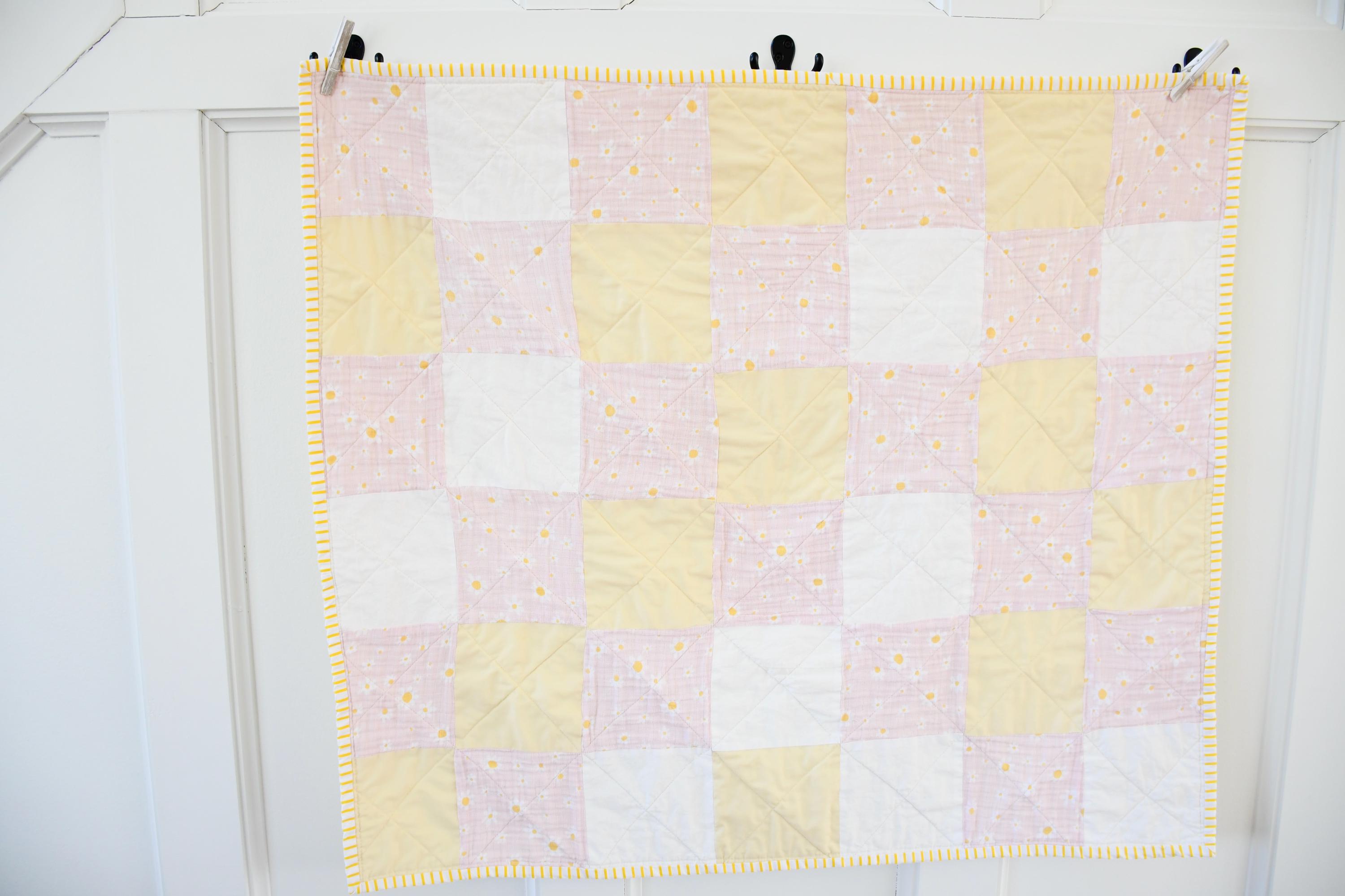 Handmade Baby Quilt, Baby Quilt, Daisy Baby Quilt, Baby Girl Quilt ...