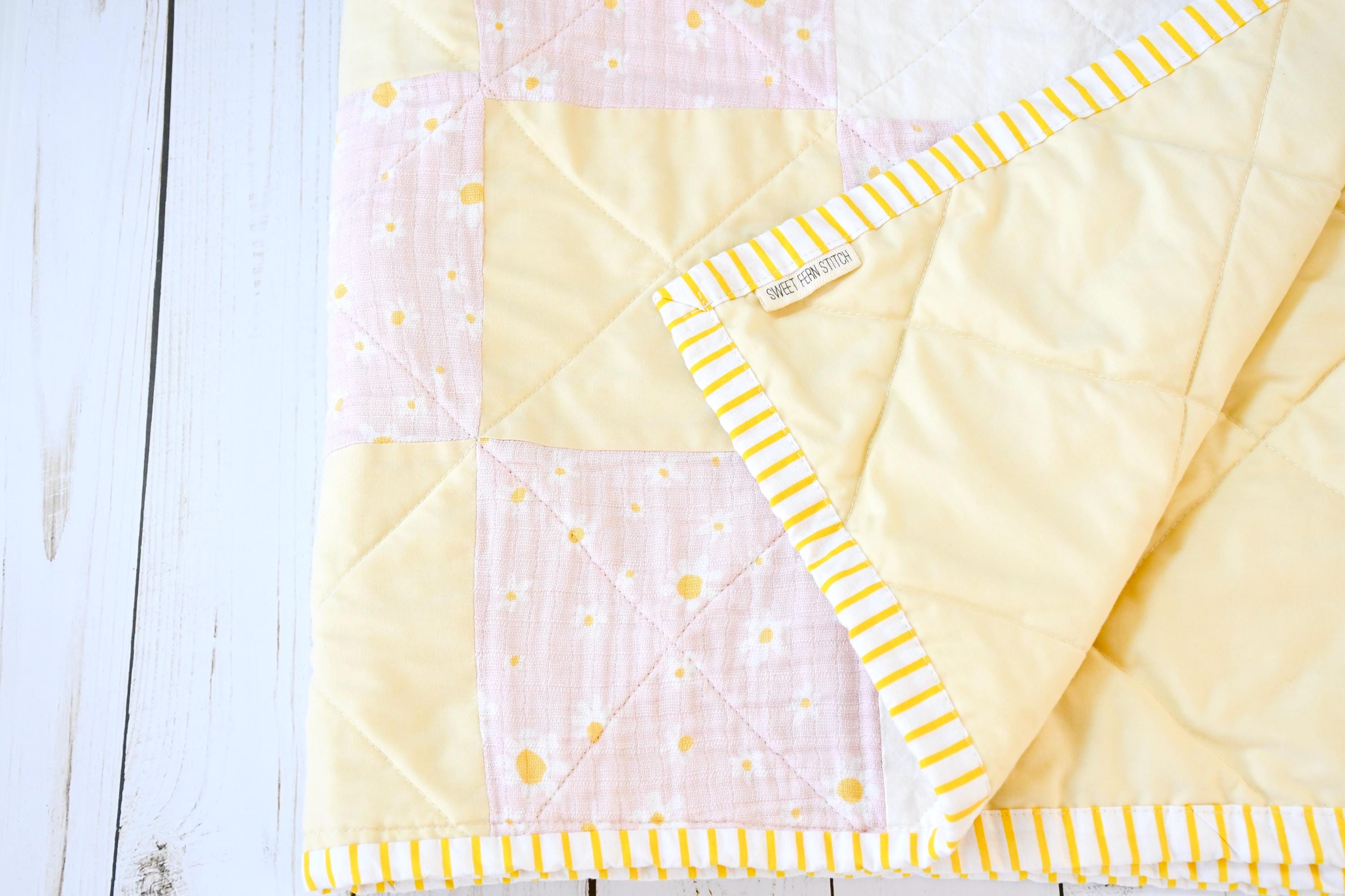 Handmade Baby Quilt, Baby Quilt, Daisy Baby Quilt, Baby Girl Quilt ...