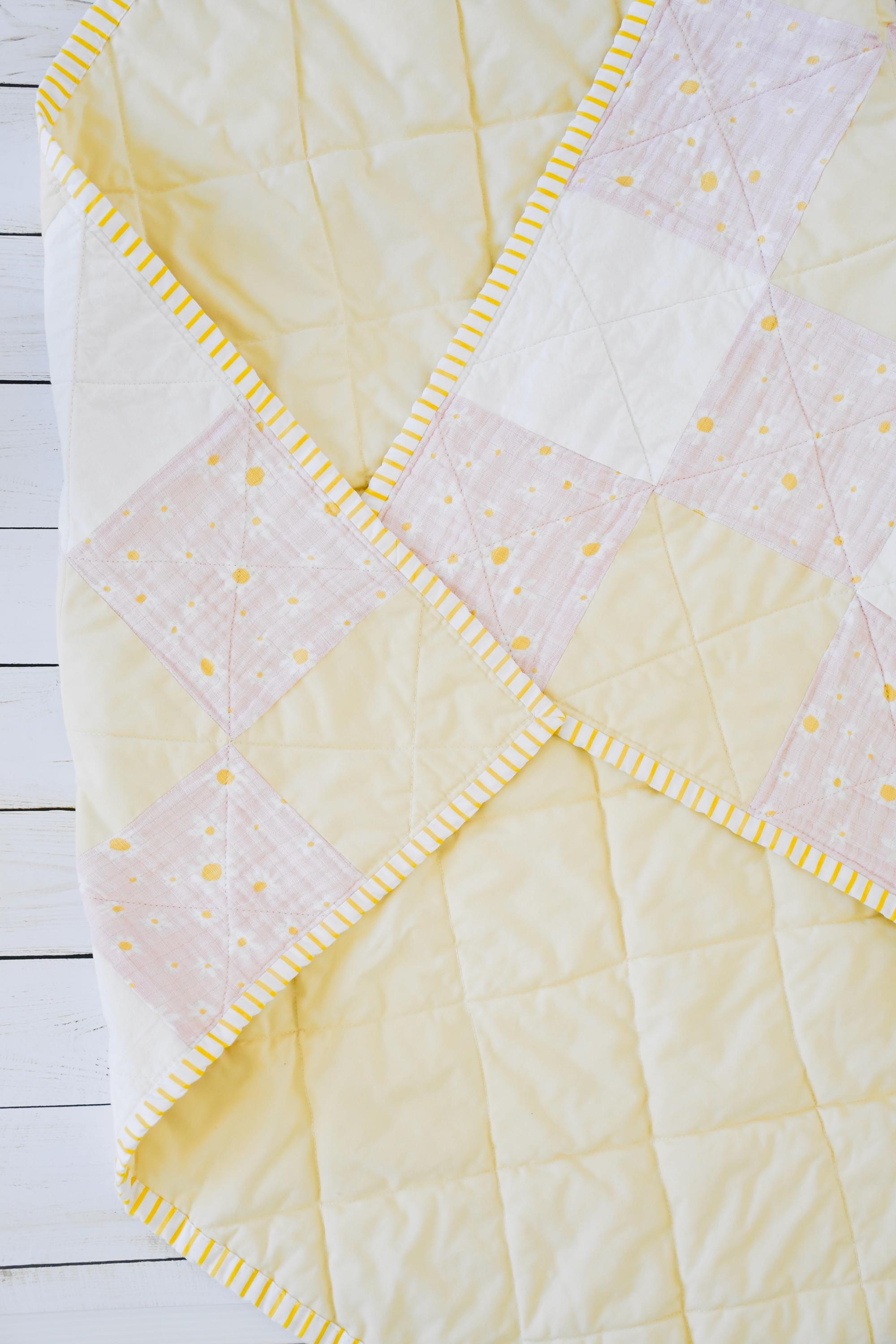 Handmade Baby Quilt, Baby Quilt, Daisy Baby Quilt, Baby Girl Quilt ...