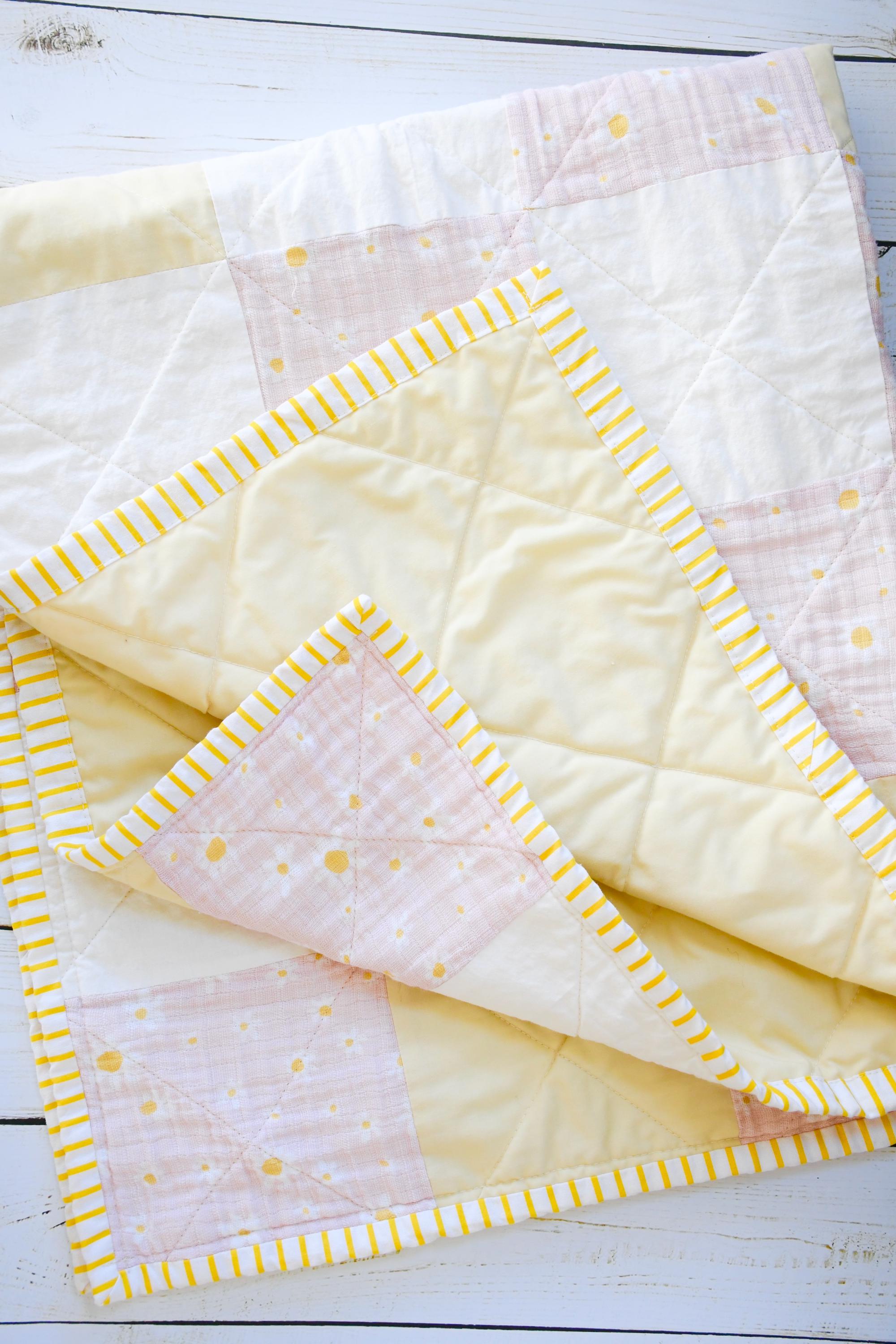 Handmade Baby Quilt, Baby Quilt, Daisy Baby Quilt, Baby Girl Quilt ...