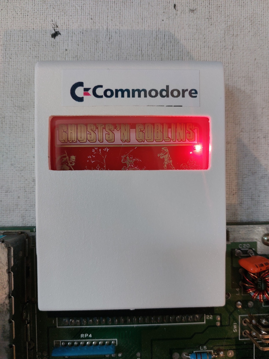 Commodore 64 - GHOSTS 'N GOBLINS Gold Beveled Cartridge for Commodore ...