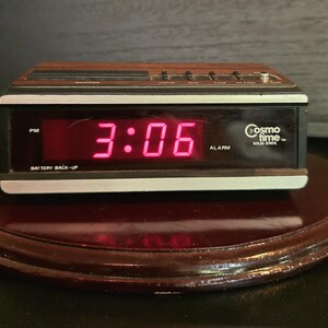 Vintage 1970s Cosmo Digital Bedside Alarm Clock. Model E 517A - Etsy