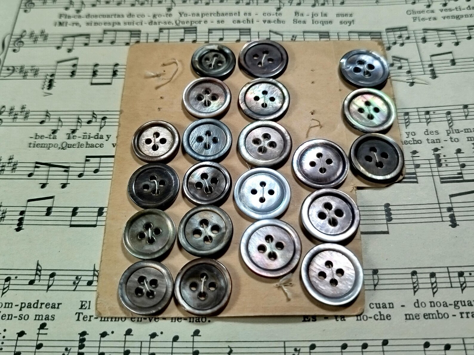 Vintage Set of Real Pearl Buttons, 22 Gray Mop 4 Holes 15-18 Mm Buttons ...