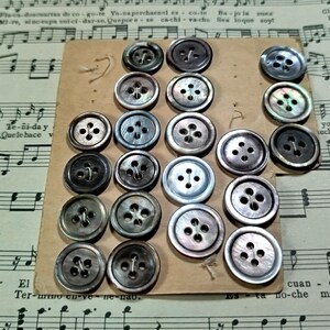 Vintage Set of Real Pearl Buttons, 22 Gray Mop 4 Holes 15-18 Mm Buttons ...